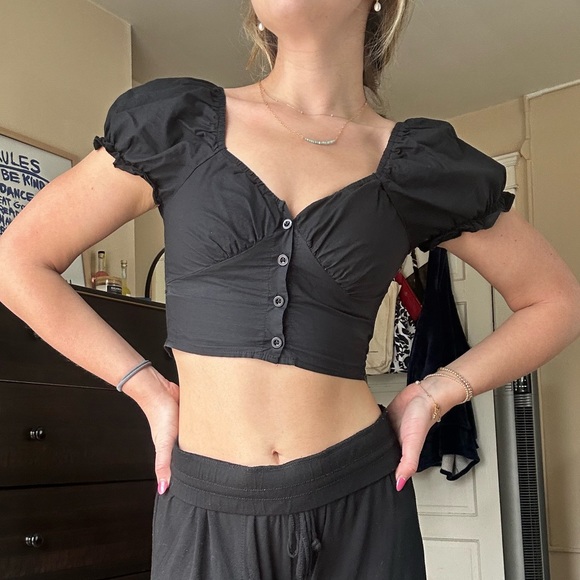 Princess Polly | Tops | Princess Polly Puff Sleeve Crop Top | Poshmark